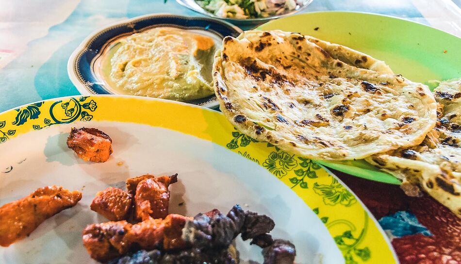 Genuss in Oman: Top 9 Gerichte unserer Locals - WeDesignTrips