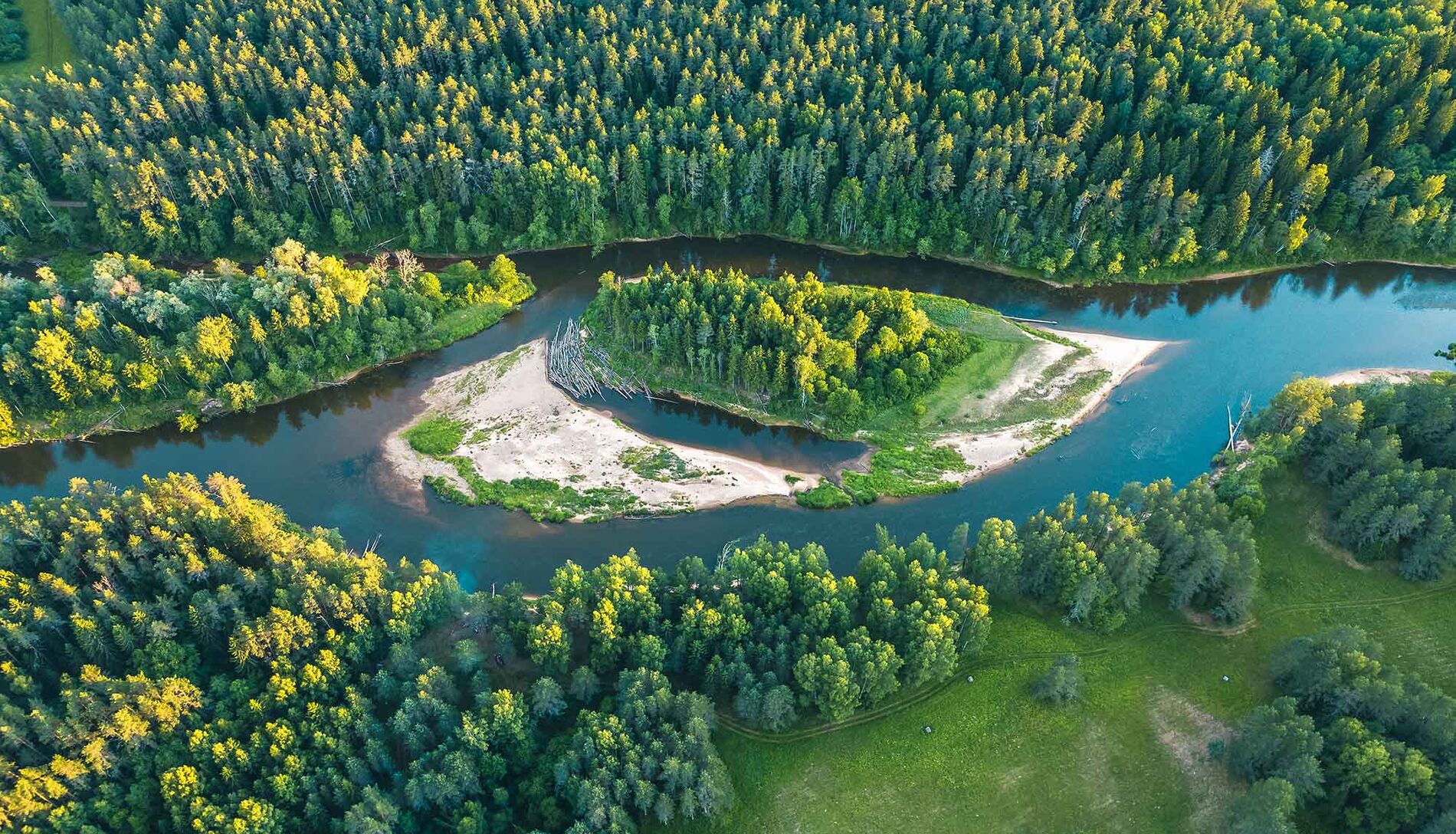 Top 6 Sehenswürdigkeiten in Lettland - WeDesignTrips