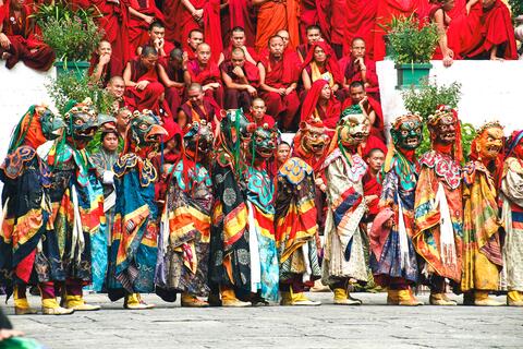 Trongsa & Lhuntse Tshechu – 11 Tage gelebte Spiritualität und Kultur im ...